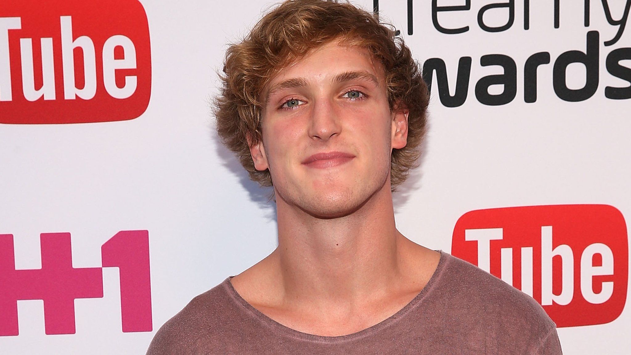 The Life And Rise Of Youtube Superstar Logan Paul - Bare Foots World